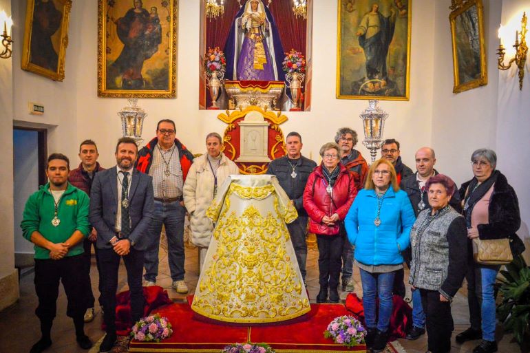 La Saya del Cuarto Centenario: Una joya bordada para María Santísima de ...